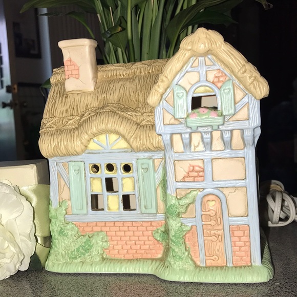 Lefton | Accents | Vintage Lefton Hand Painted Portable Lamp | Poshmark